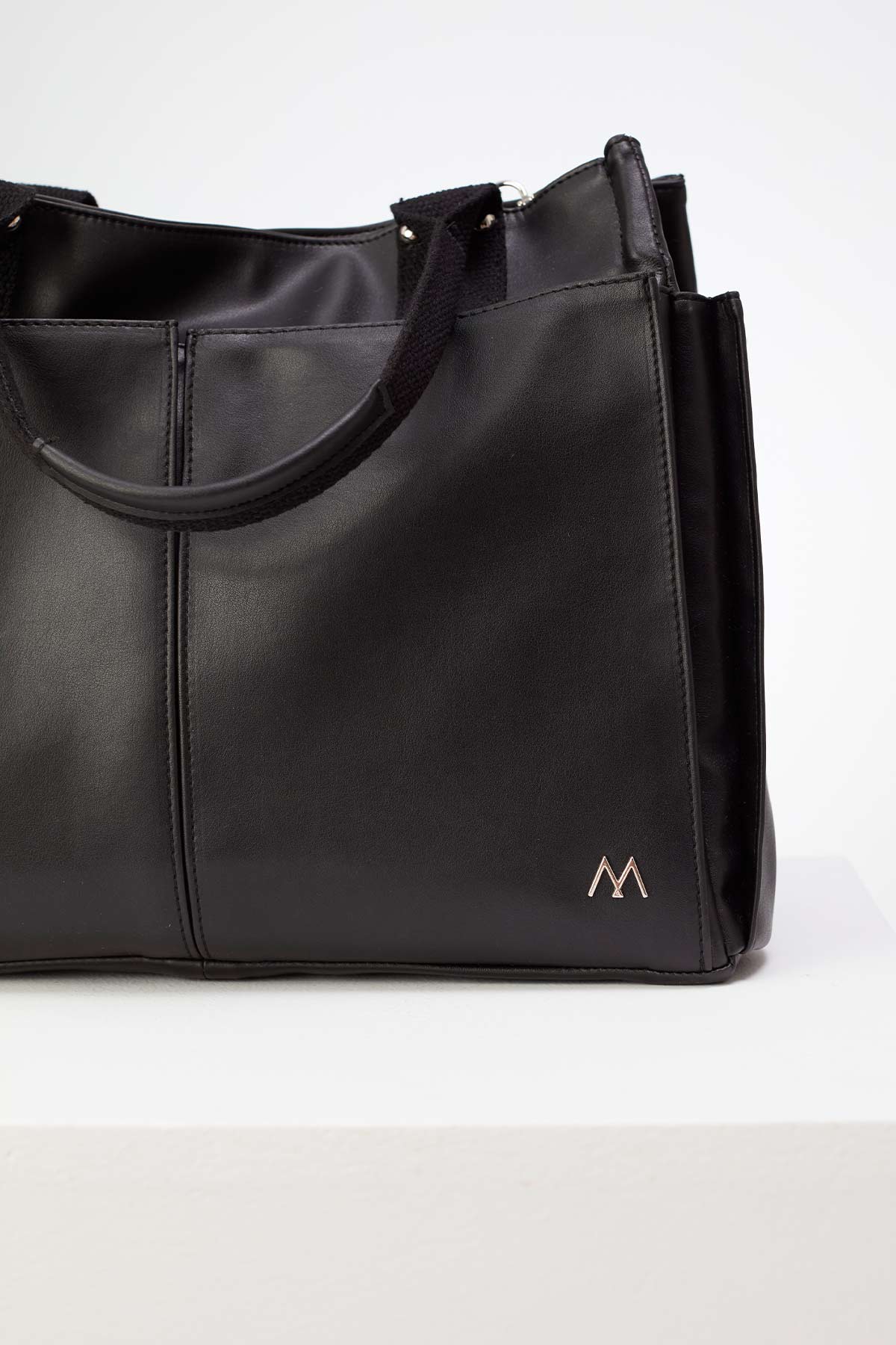 LEATHER EVERYDAY BAG BLACK