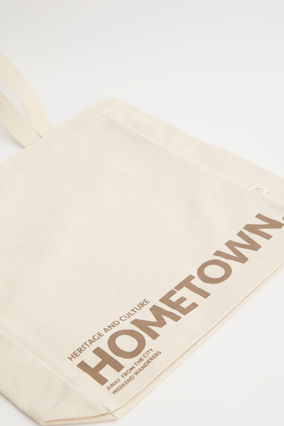 PRINTED BELLOWS TOW BAG HOMETOWN BROWN | Manuka