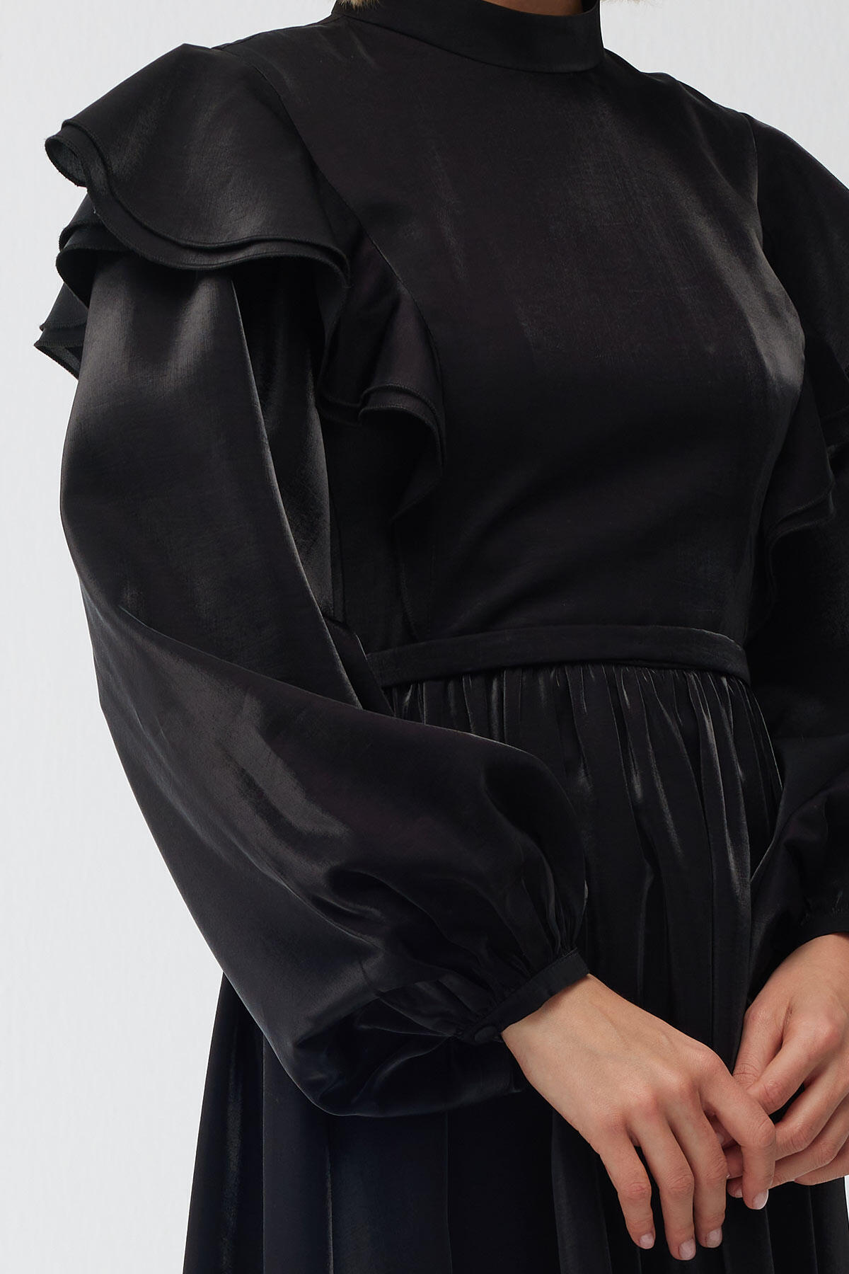 SHINING GRACE EVENING DRESS BLACK | Manuka