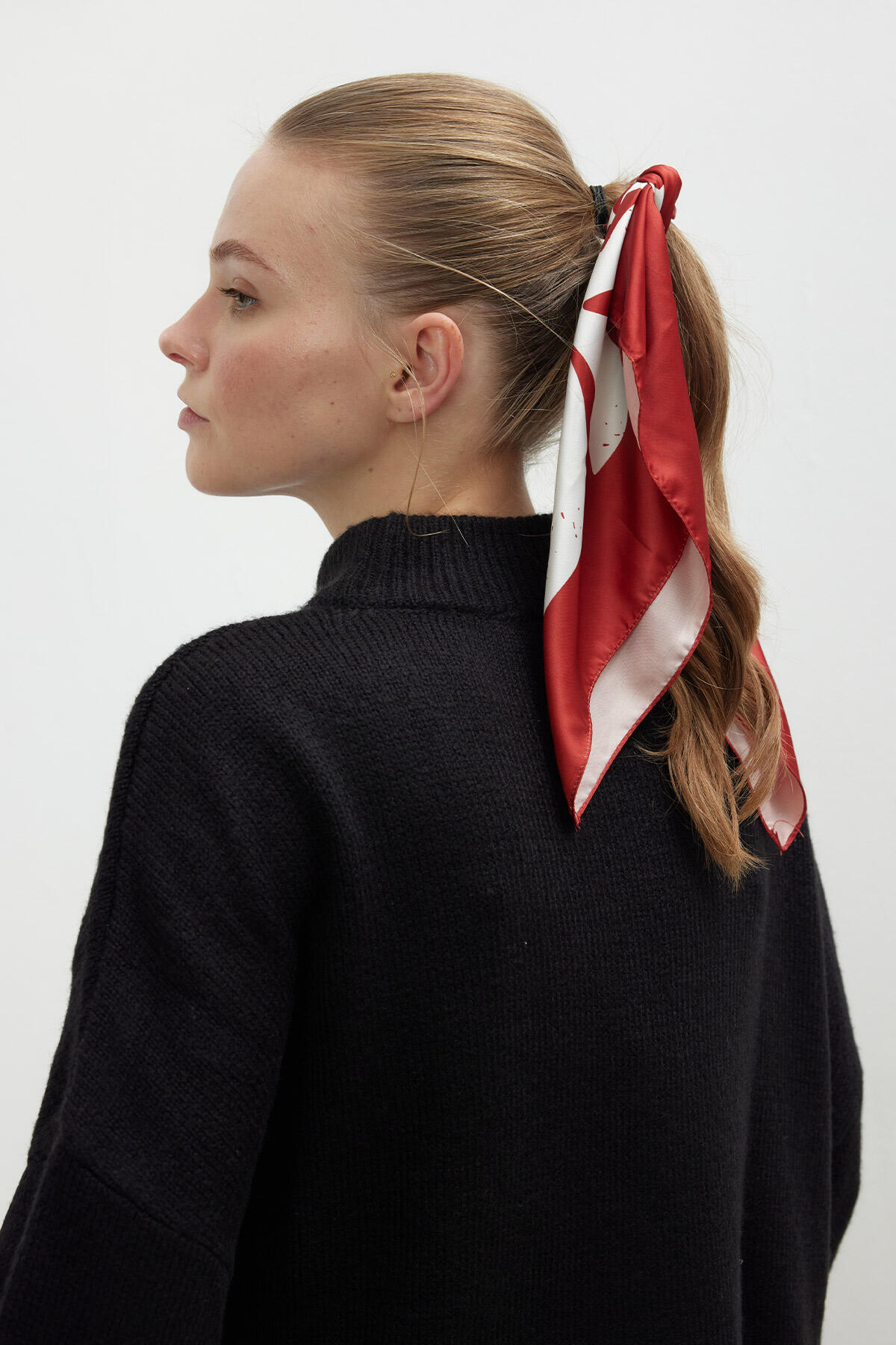 DESENLİ SATEN BOYUN FULARI MIA | Manuka