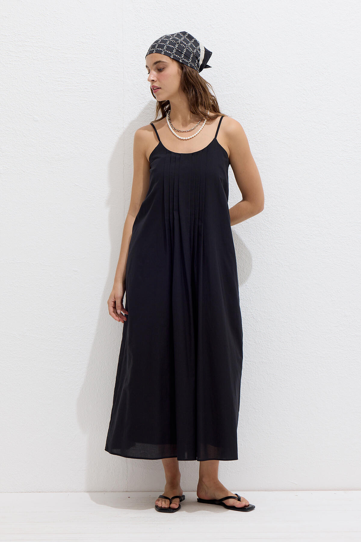 NERVÜRLÜ ASKILI ELBİSE SİYAH | Manuka