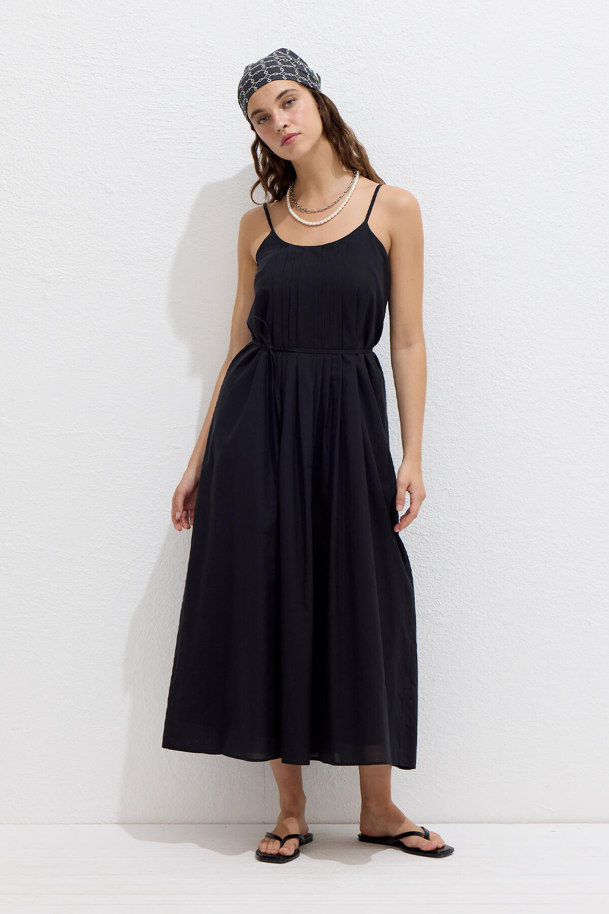 NERVÜRLÜ ASKILI ELBİSE SİYAH | Manuka