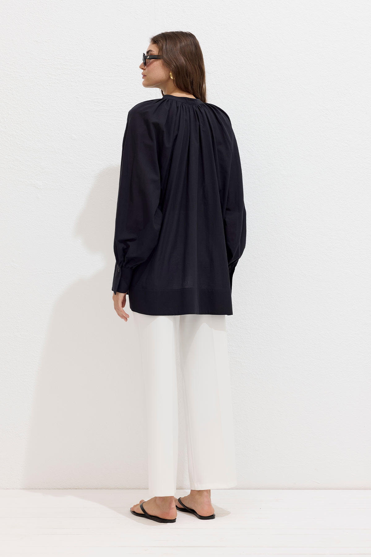 TIE DETAIL VOLUME TUNIC BLACK | Manuka