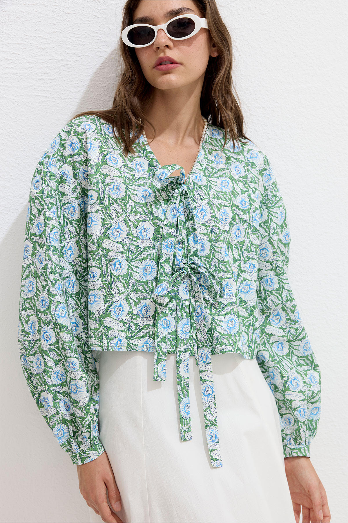 PATTERNED LACE-UP BLOUSE FLORAL PATTERN | Manuka