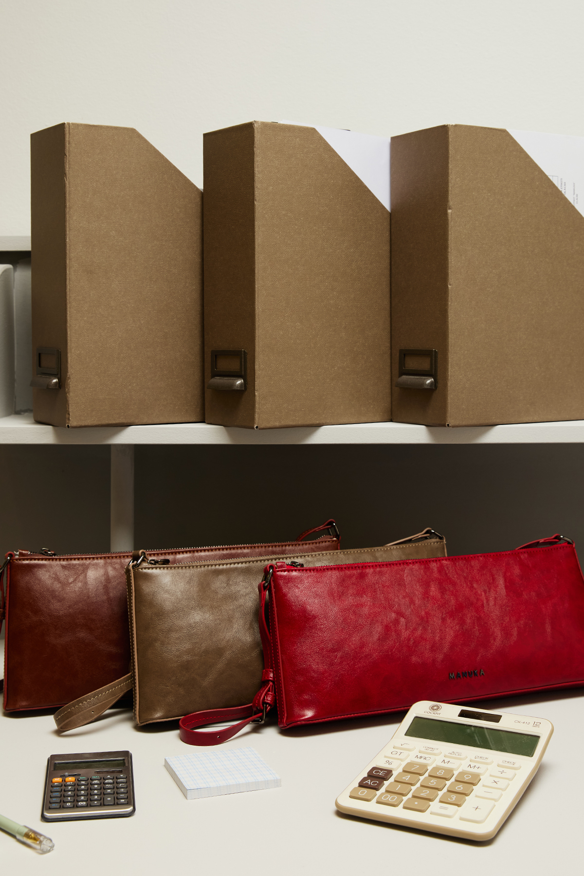 THIN STRAPPED LUGGET BAG RED