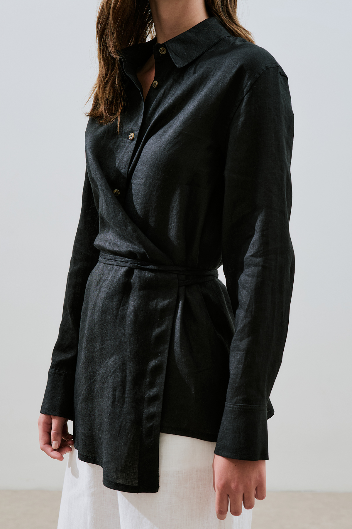 LINEN BINDING SHIRT BLACK | MANUKA